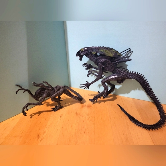 Toys | Alien Vs Predator Mcfarlane Toys Queen Actions Figures | Poshmark